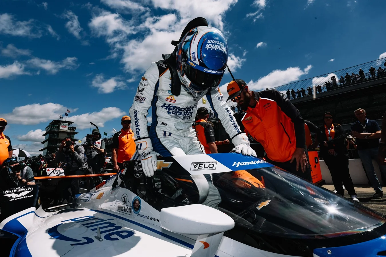 Kevin Harvick Doubts Kyle Larson’s 2025 Indy 500 Win: Is Victory ...