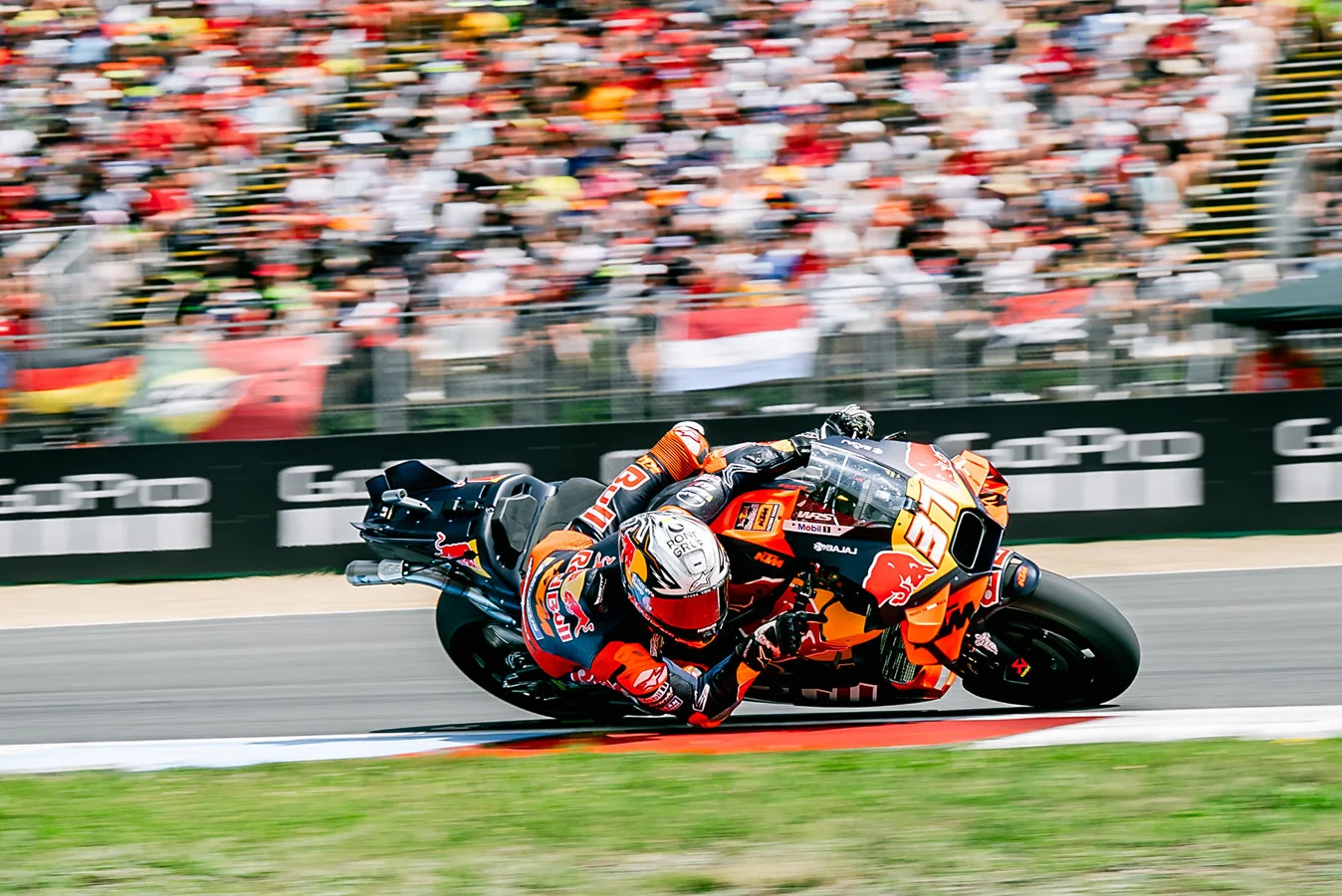 Simon Crafar’s Bold Leadership Transforms MotoGP Rider Safety with ...