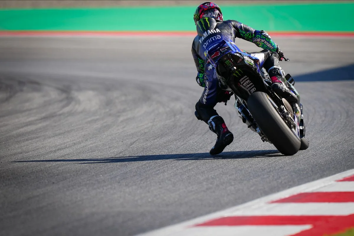 Alex Márquez’s Crash Shakes MotoGP Sprint as Quartararo Surges Ahead