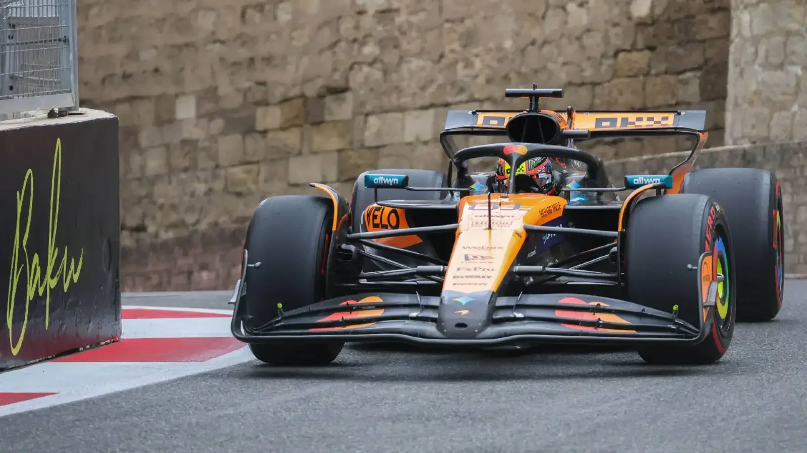 Oscar Piastri Crashes Out in Shocking Azerbaijan Qualifying Blow