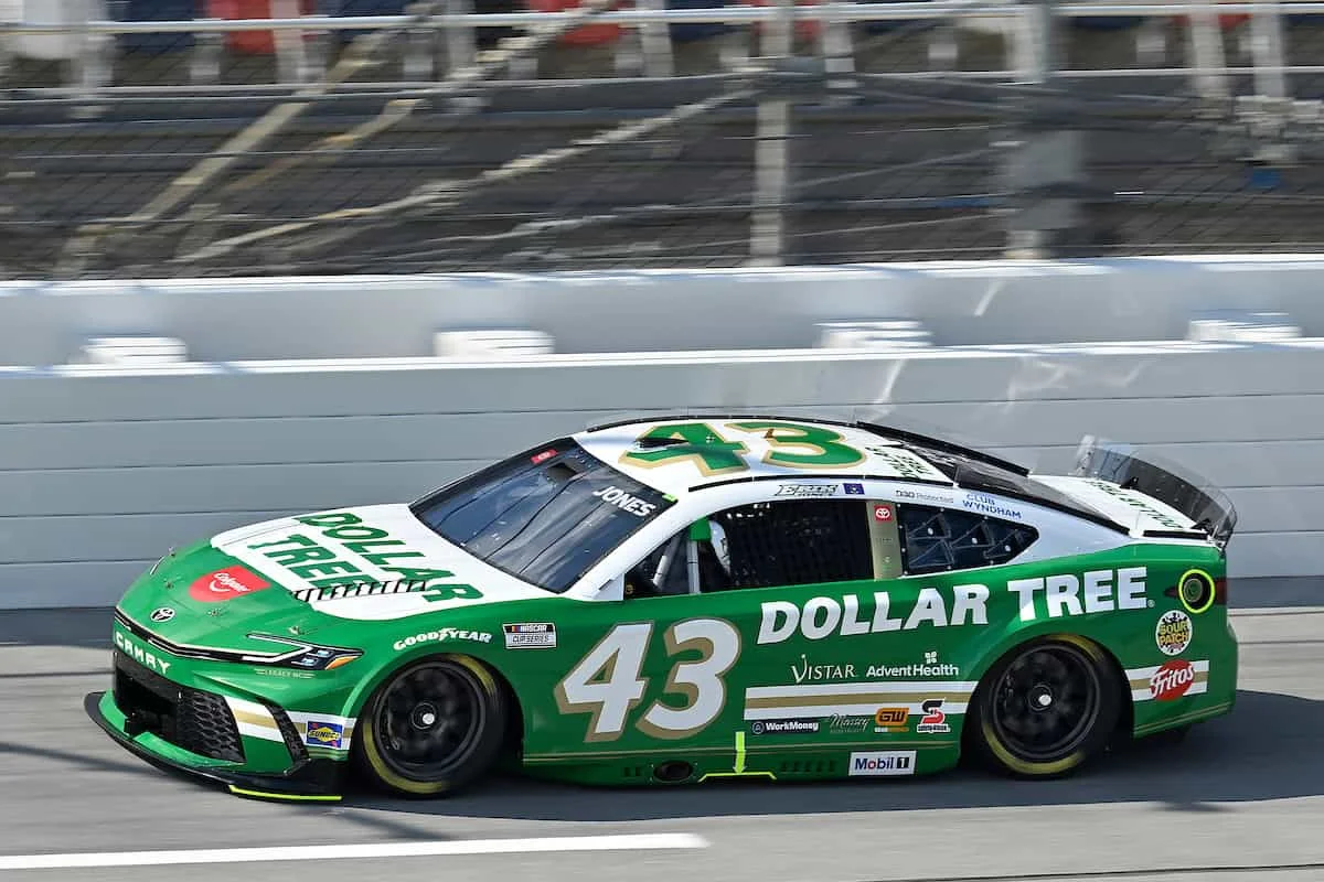 Erik Jones Taps Justin Alexander as 2026 Crew Chief